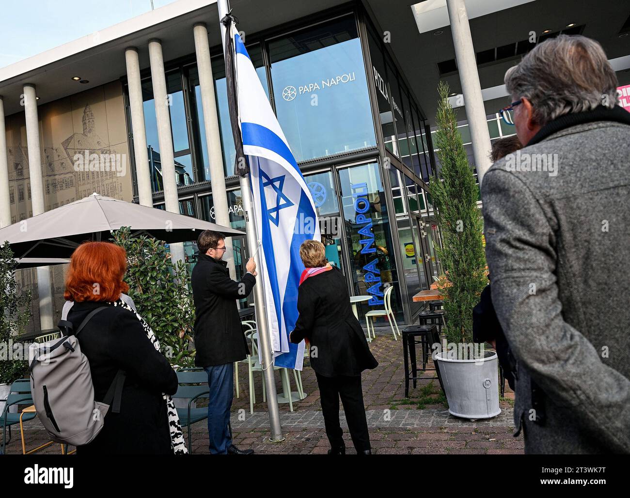 xpsx, Lokal Hanau Solidarität mit, Israel. 16th Oct, 2023. v.l. Isreal ...