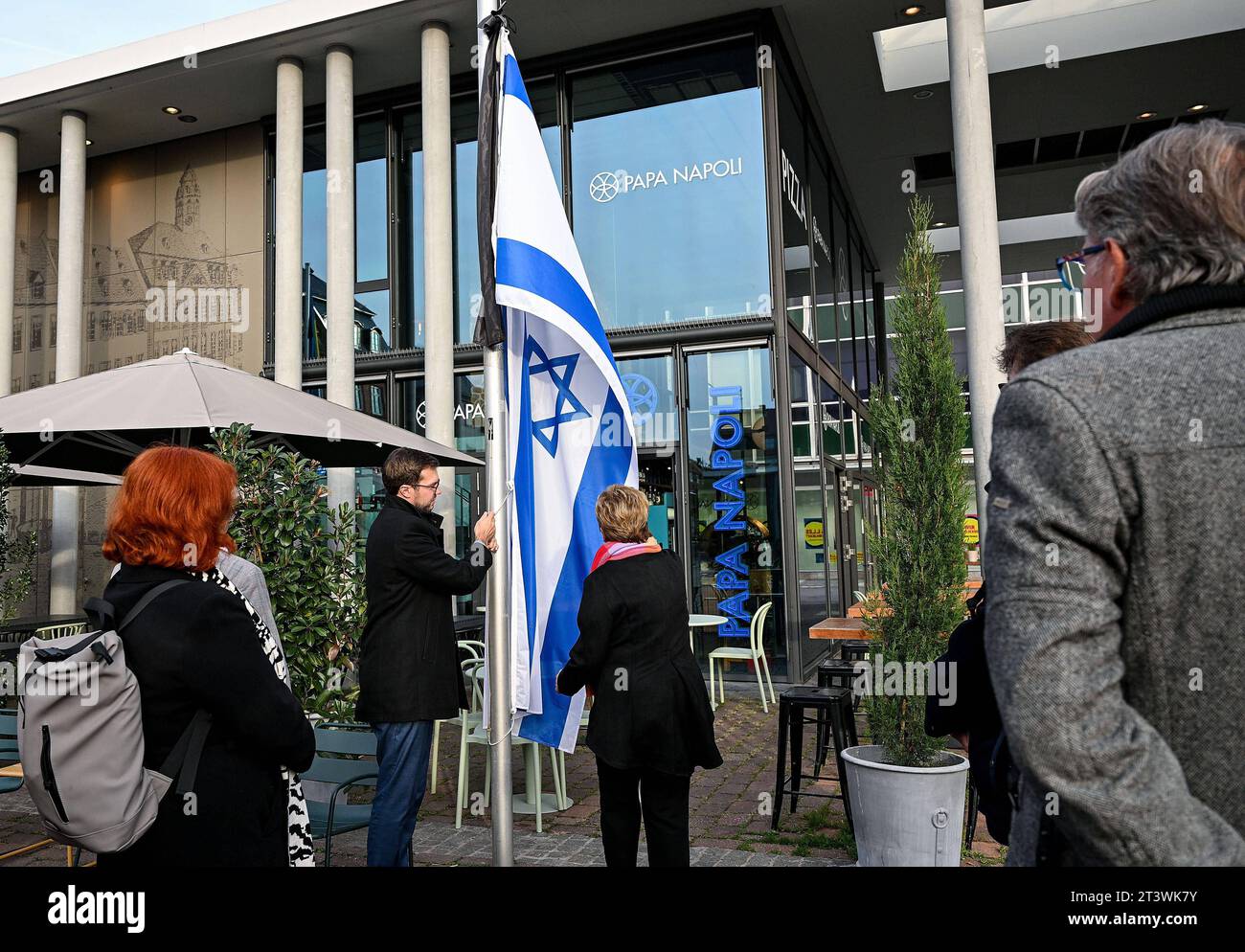 xpsx, Lokal Hanau Solidarität mit, Israel. 16th Oct, 2023. v.l. Isreal ...