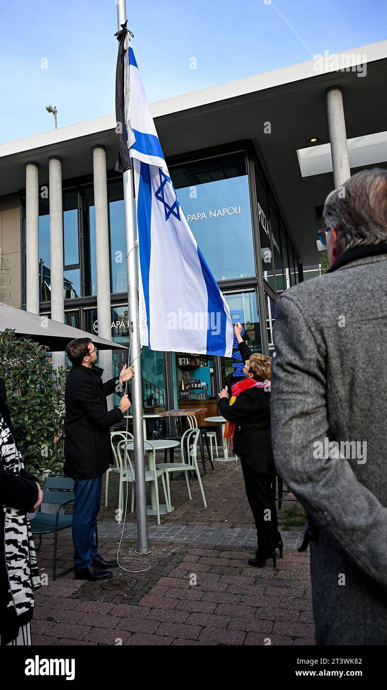 xpsx, Lokal Hanau Solidarität mit, Israel. 16th Oct, 2023. v.l. Isreal ...