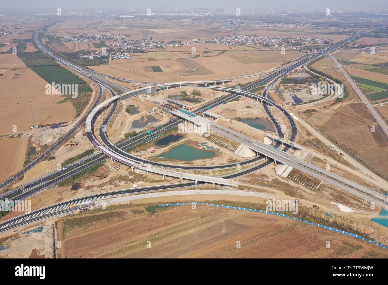 Aerial photo shows the construction site of Xuchang-Xinyang Expressway ...
