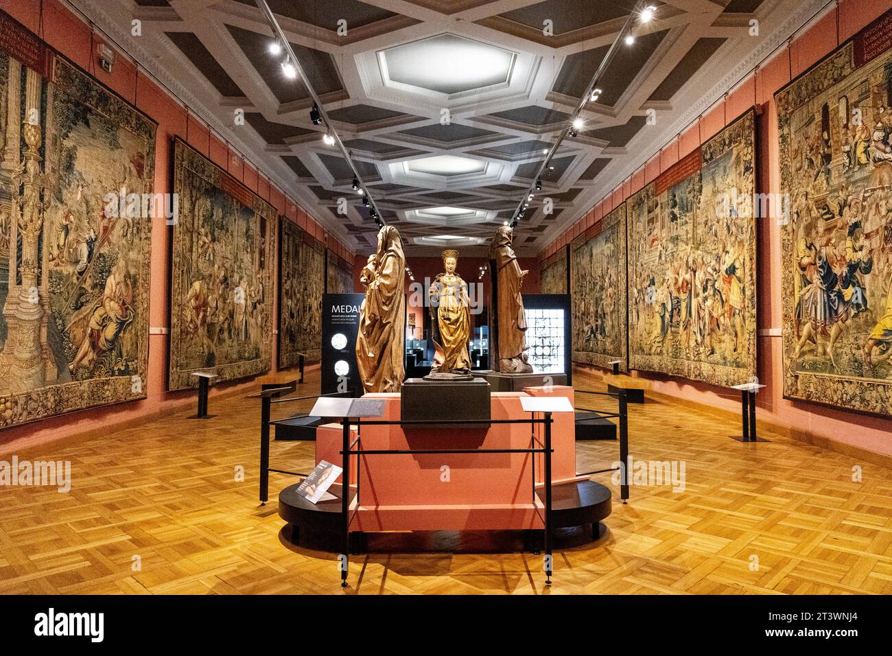 Room displaying Gothic, Renaissance and Baroque sculptures and ...