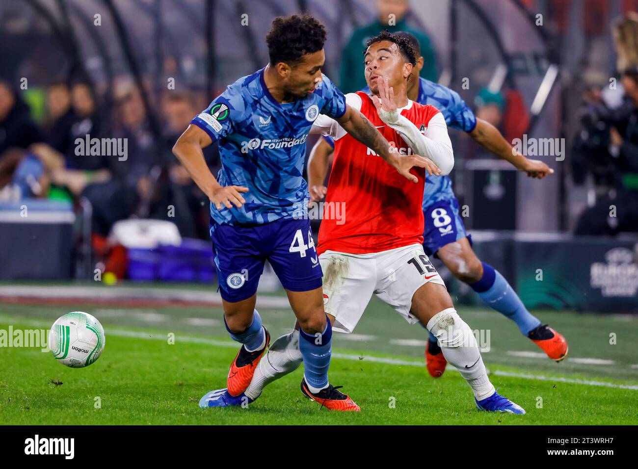 ALKMAAR, NETHERLANDS - OCTOBER 26: Boubacar Kamara (Aston Villa) and ...