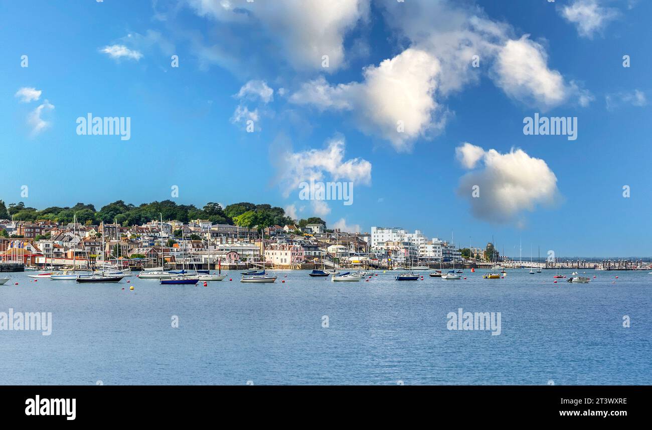 Isle of wight cowes marina hi-res stock photography and images - Alamy