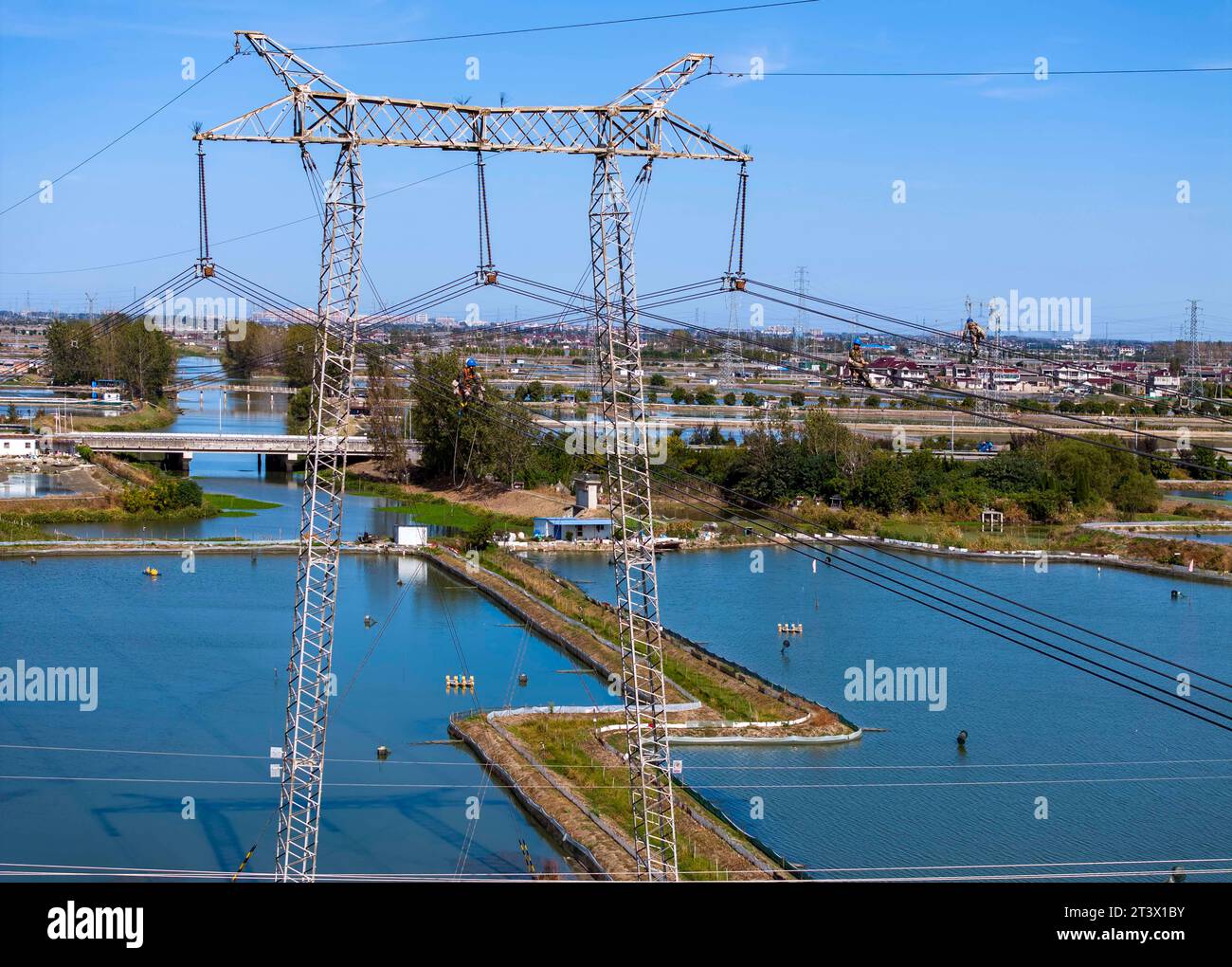 Transmission line maintenance hi-res stock photography and images - Alamy