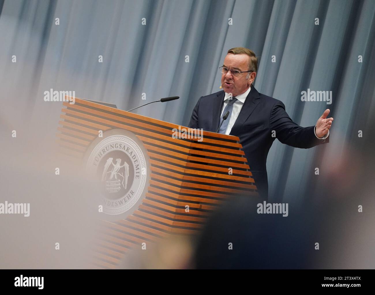 Hamburg, Germany. 27th Oct, 2023. Boris Pistorius (SPD), Federal ...