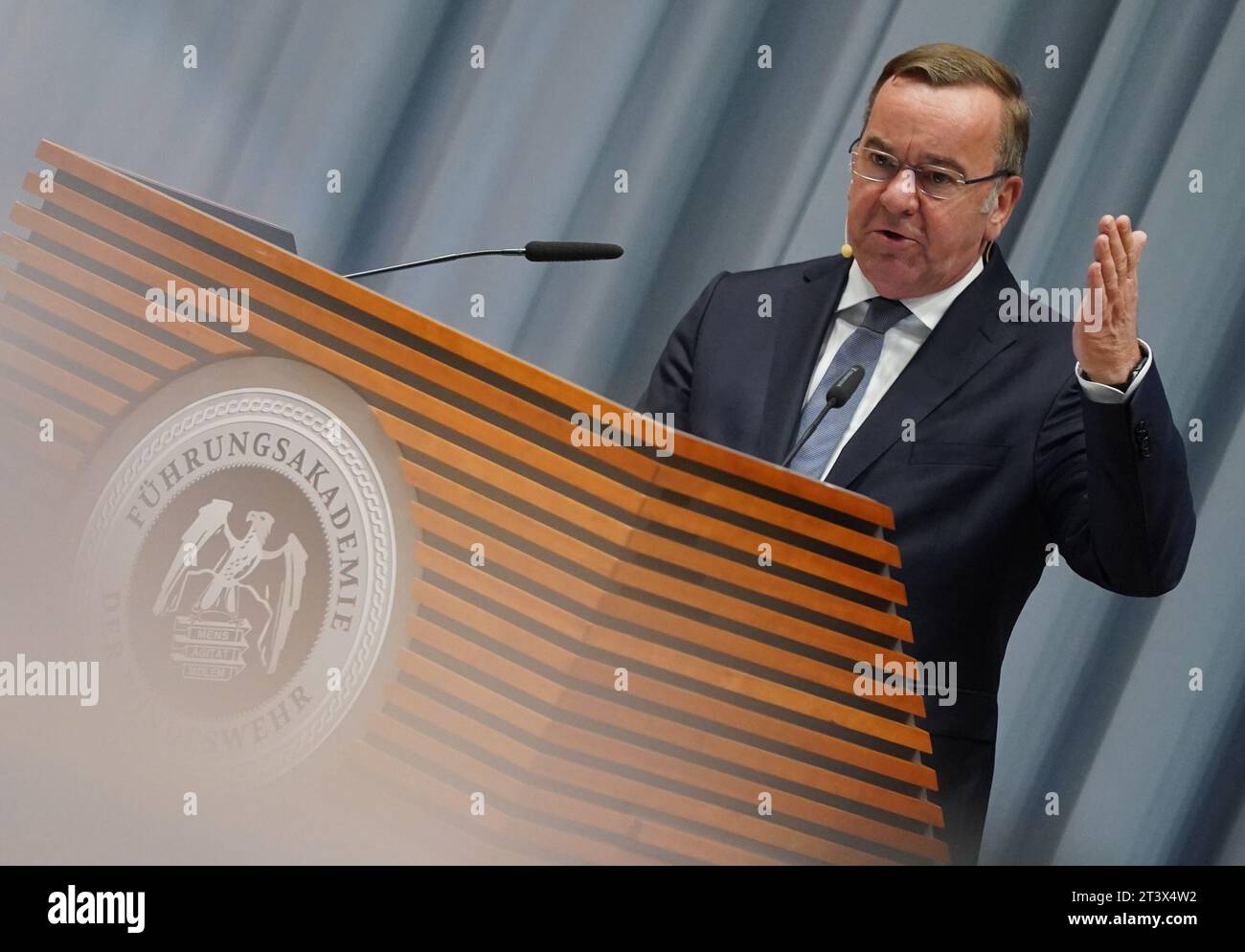 Hamburg, Germany. 27th Oct, 2023. Boris Pistorius (SPD), Federal ...