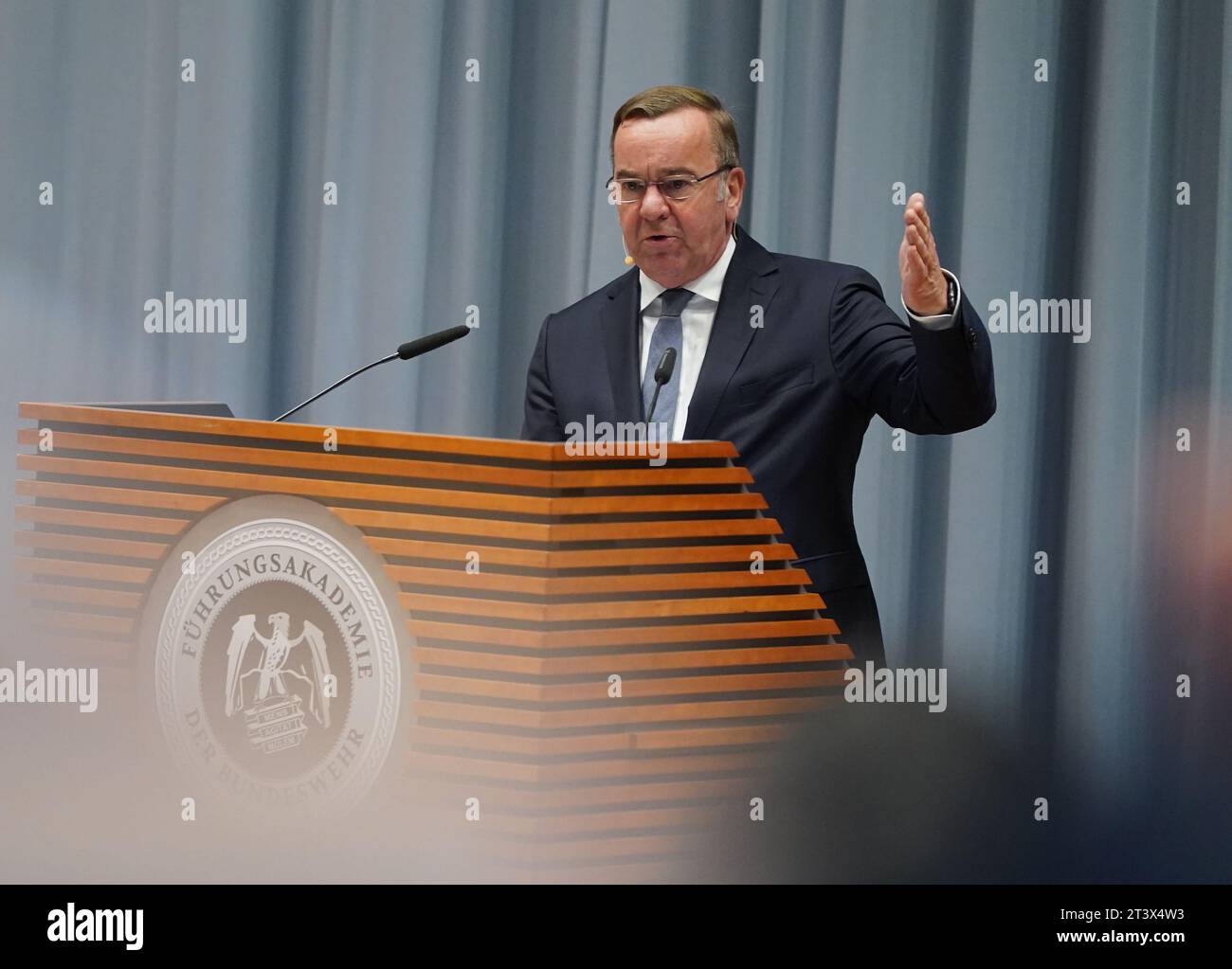 Hamburg, Germany. 27th Oct, 2023. Boris Pistorius (SPD), Federal ...