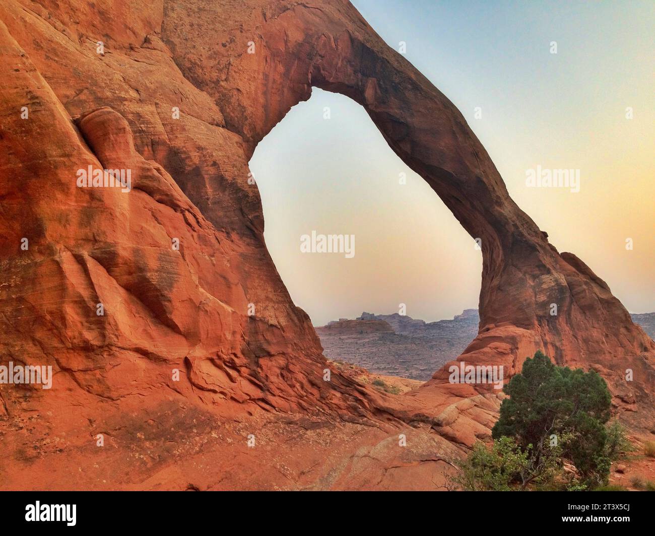 Funnel arch hi-res stock photography and images - Alamy