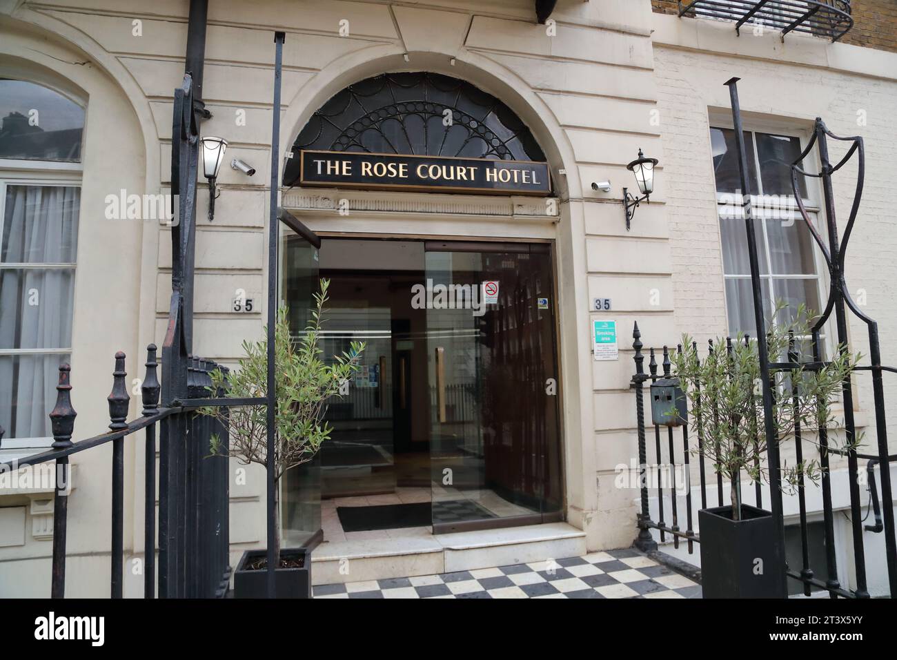 Rose court hi-res stock photography and images - Alamy