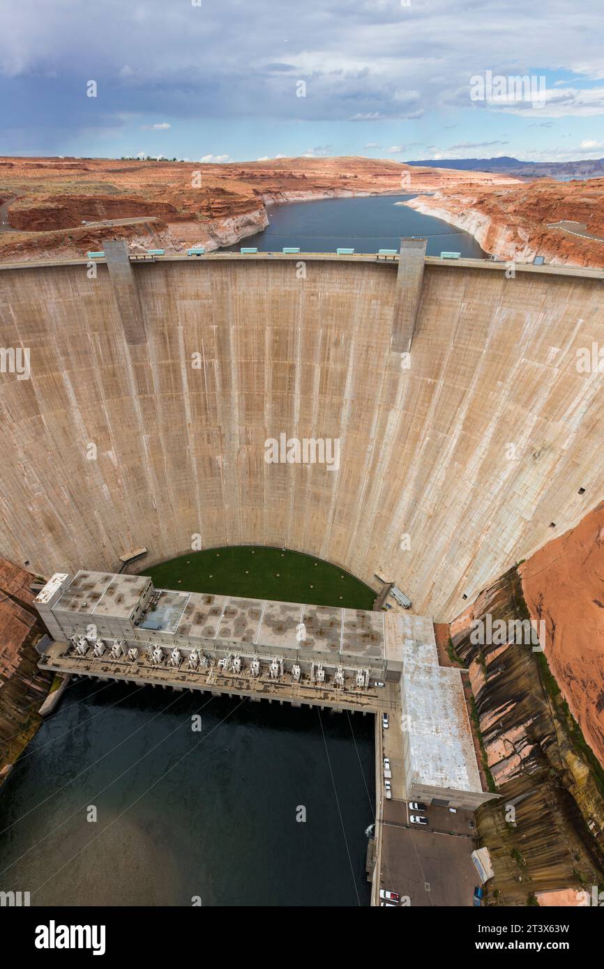Large dam holding back lake Powell Stock Photo - Alamy