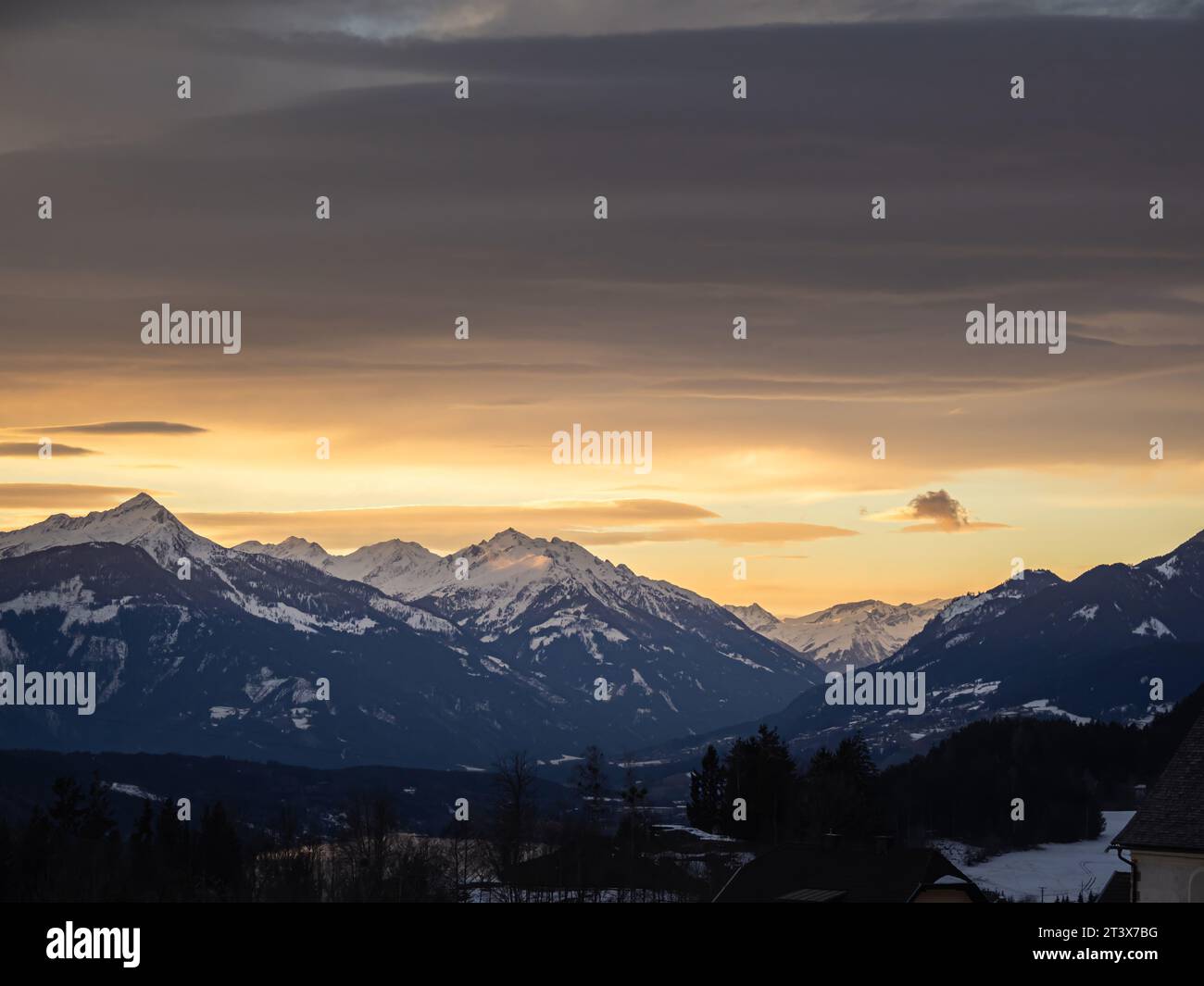 Night sky austrian alps hi-res stock photography and images - Alamy