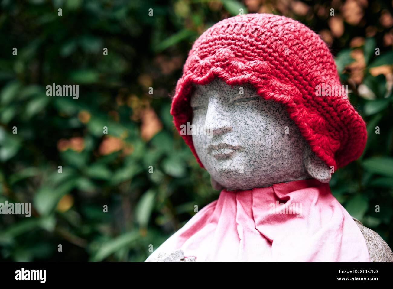 Shrine jizo guardian god hi-res stock photography and images - Alamy
