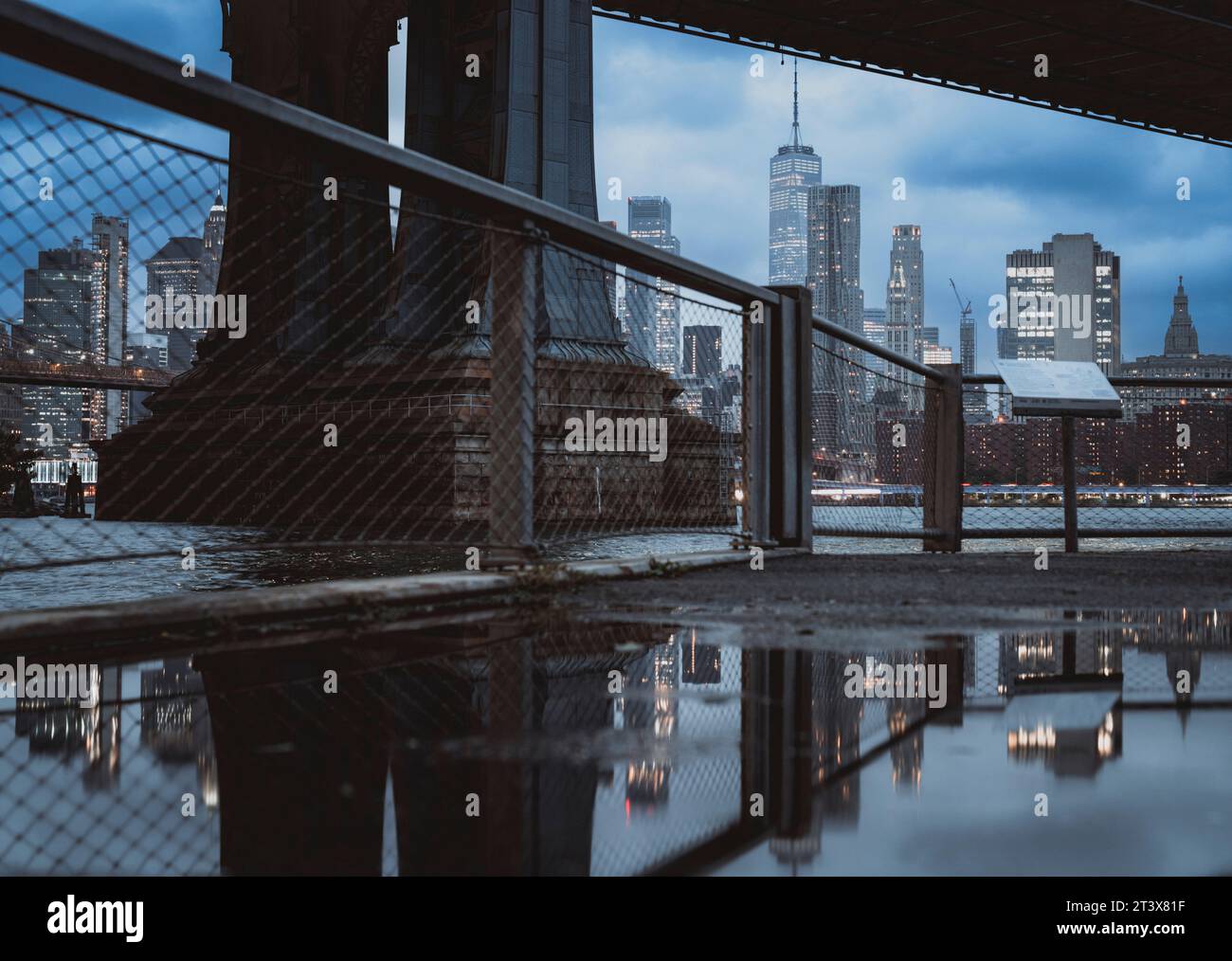 Manhattan skyline rain new york hi-res stock photography and images - Alamy
