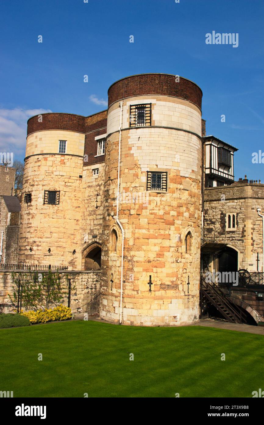 Exterior of Middle tower of Tower of London fortress complex Stock ...