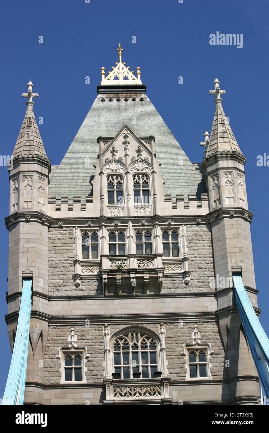 Classic view of london hi-res stock photography and images - Alamy