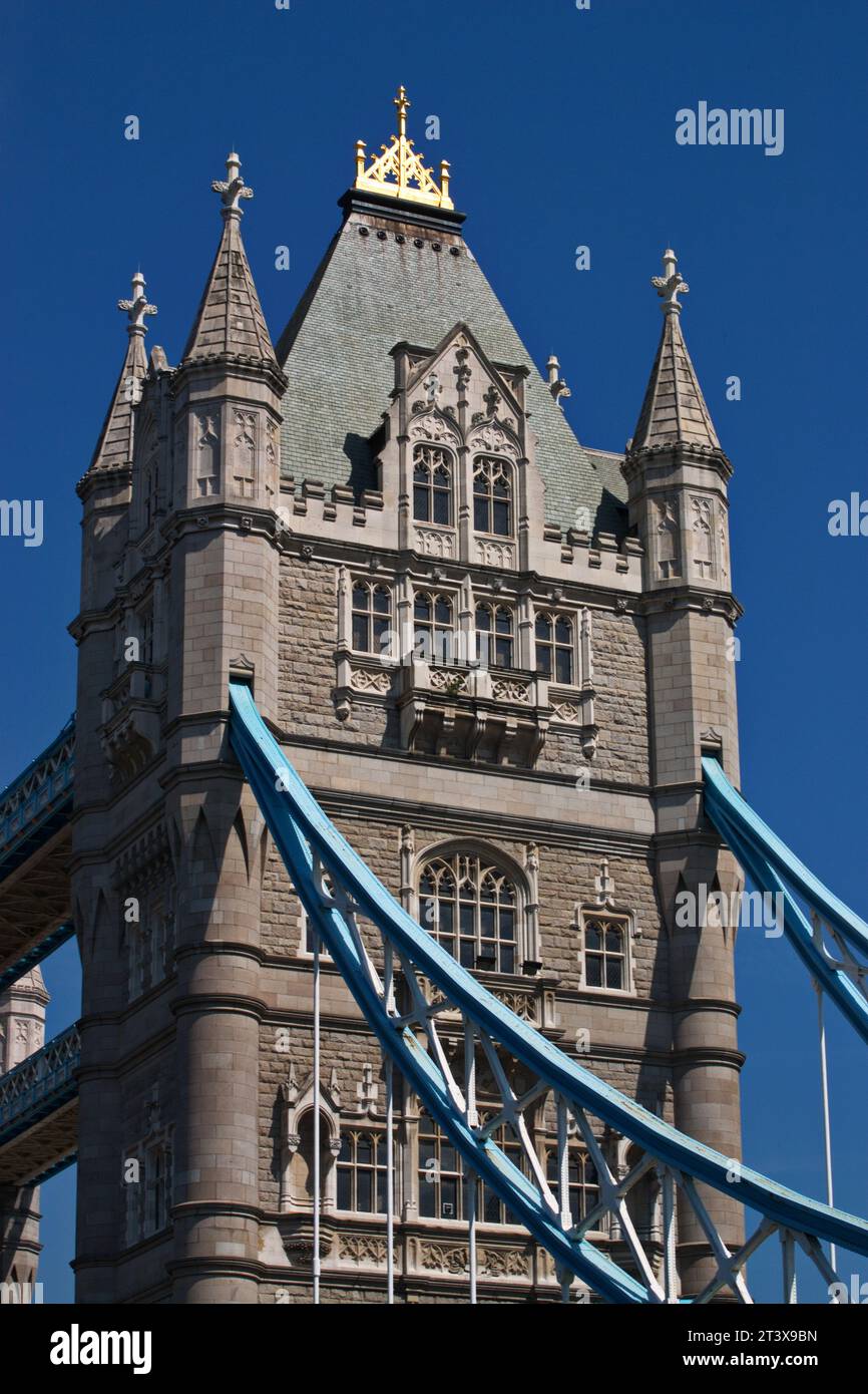 Tower bridge close up london hi-res stock photography and images - Alamy