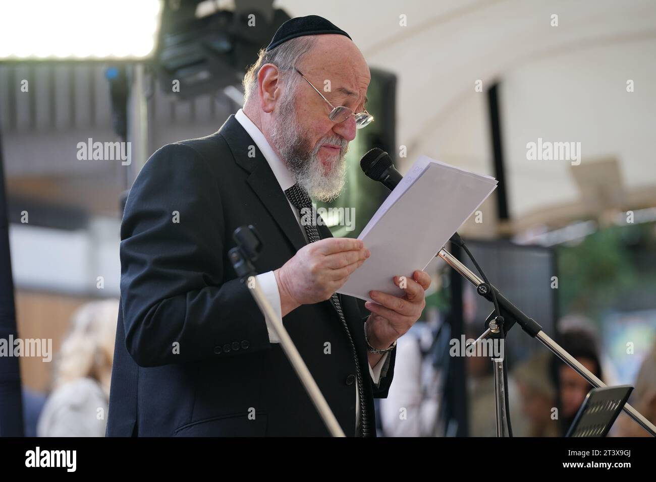 Chief Rabbi Mirvis speaking at JW3 in London, at the opening of the ...