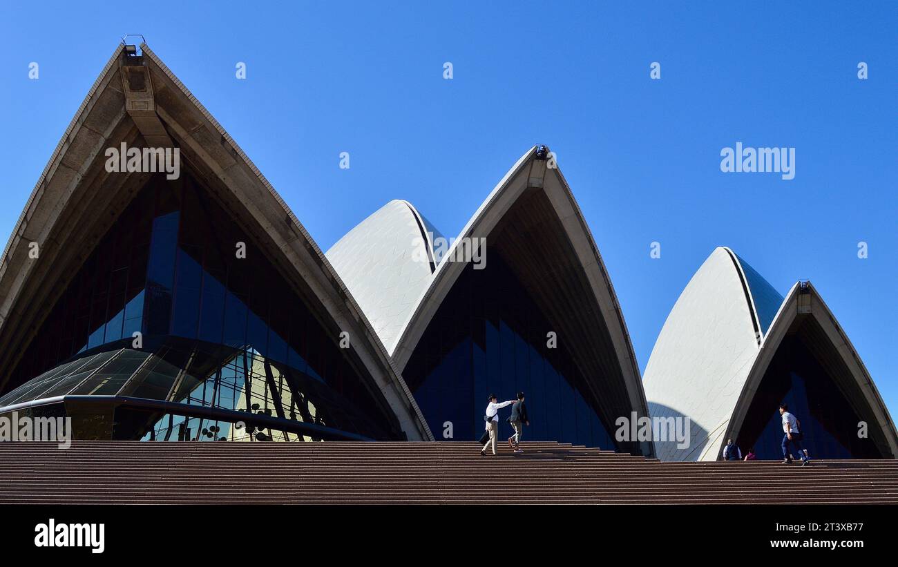 Sunny weather on sydney harbour hi-res stock photography and images - Alamy