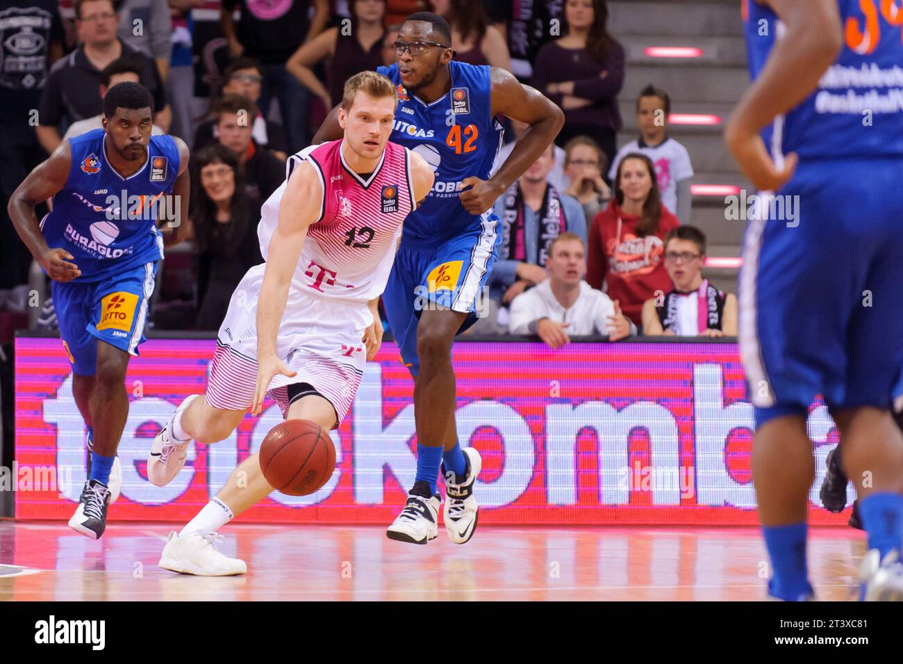 Indoor 10 12 jahre hi-res stock photography and images - Alamy