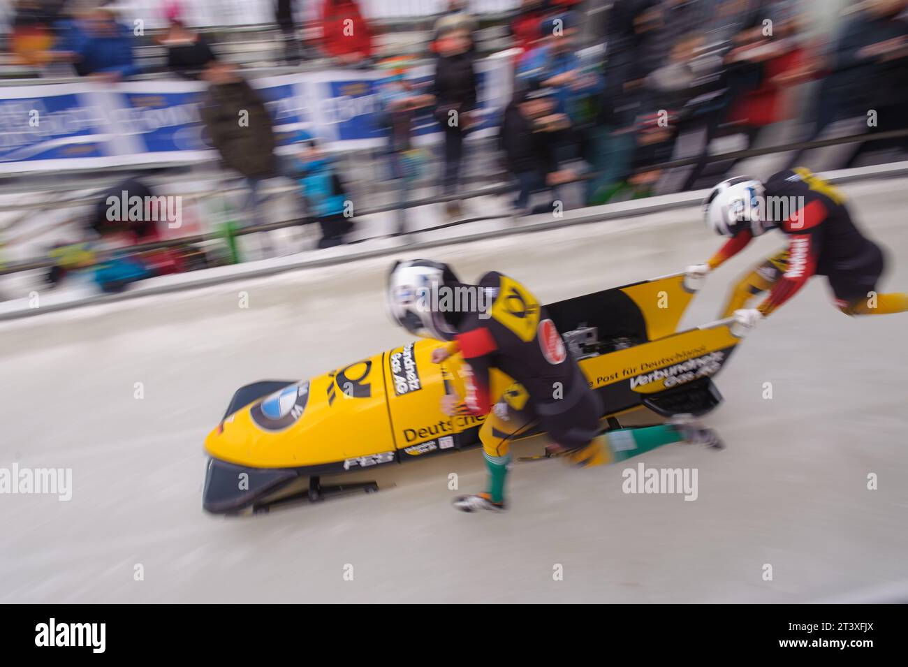 Miriam Wagner und Lisa Marie Buckwitz 2er Bob BMW FIBT World ...