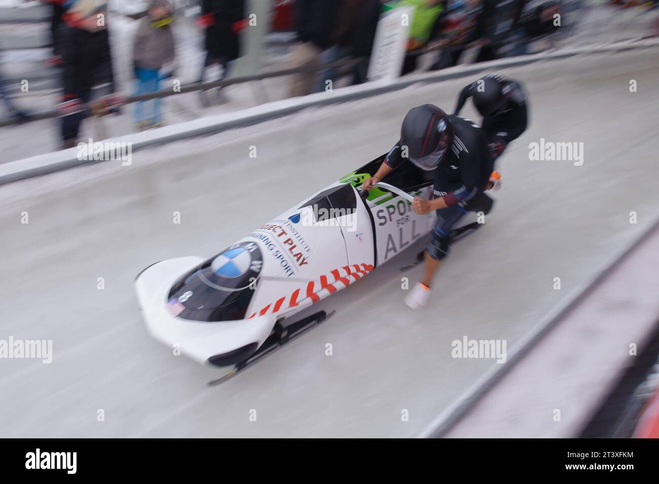 Jasmine Fenlator und NatalieDeratt USA 2er Bob BMW FIBT World ...