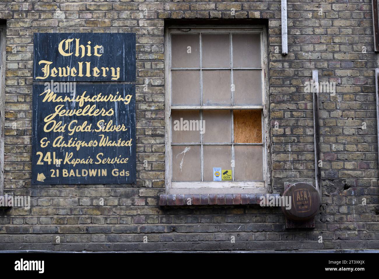 Old shop sign hi-res stock photography and images - Alamy