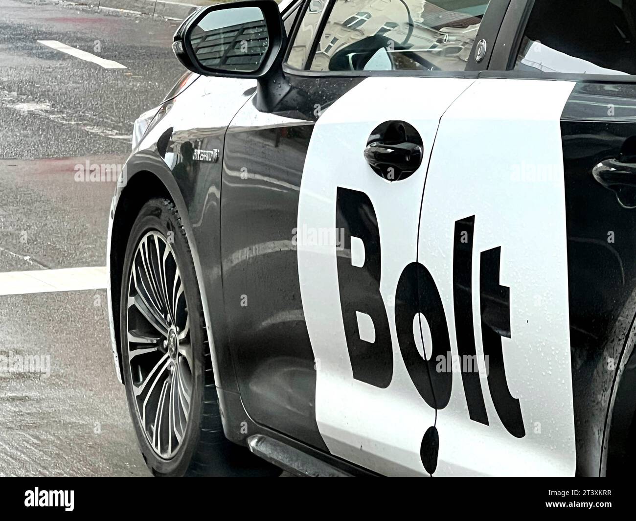 Fahrzeug des Fahrdiestleister BOLT *** Vehicle of the driving service ...