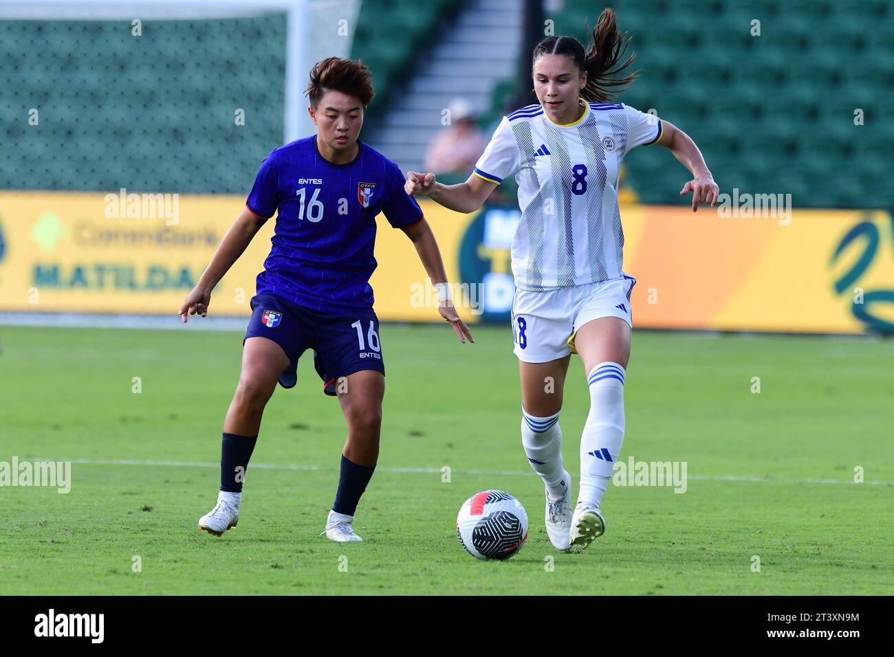 Perth, Australia. 26th Oct, 2023. Lan Yi-Chieh (L) of the Chinese ...