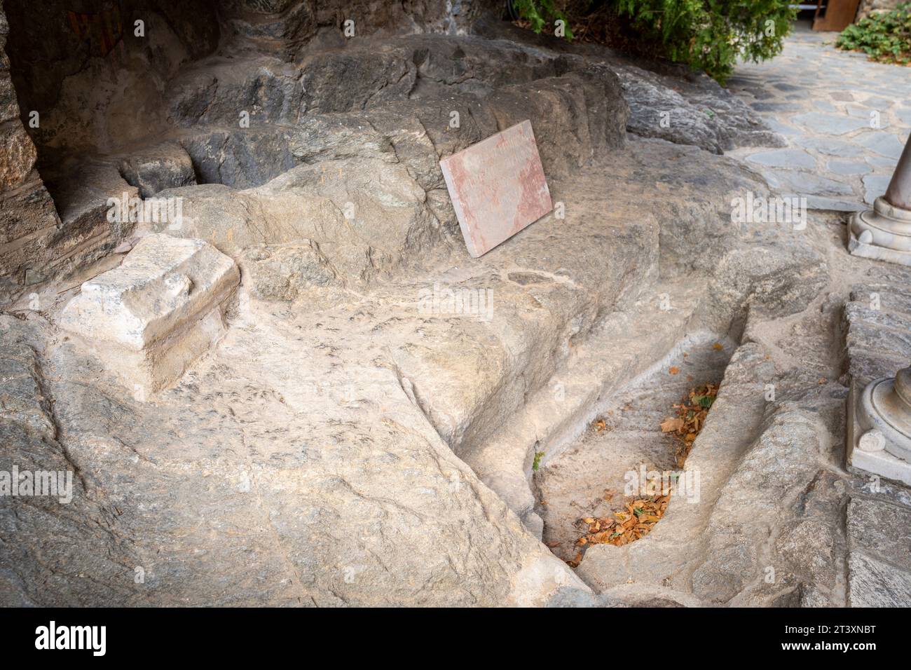 Anthropomorphic tomb of Wifred II of Cerdanya, founder of the abbey, abbey of San Martín de ...