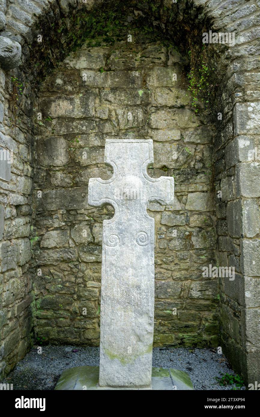 Kilfenora Medieval Cathedral (Saint Fachtnanrsquo),The Northern Cross ...