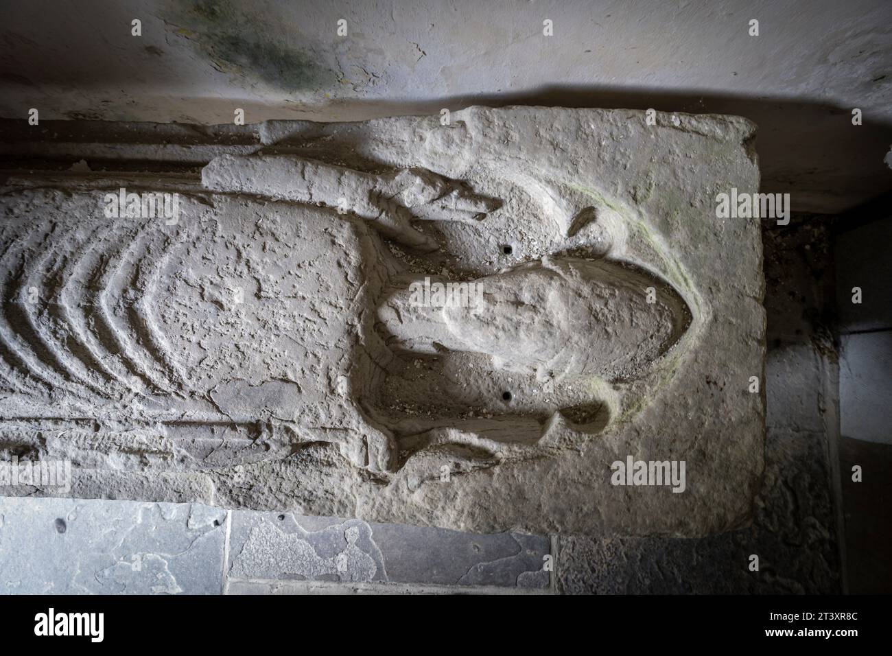 medieval tomb effigie, Kilfenora Medieval Cathedral (Saint ...