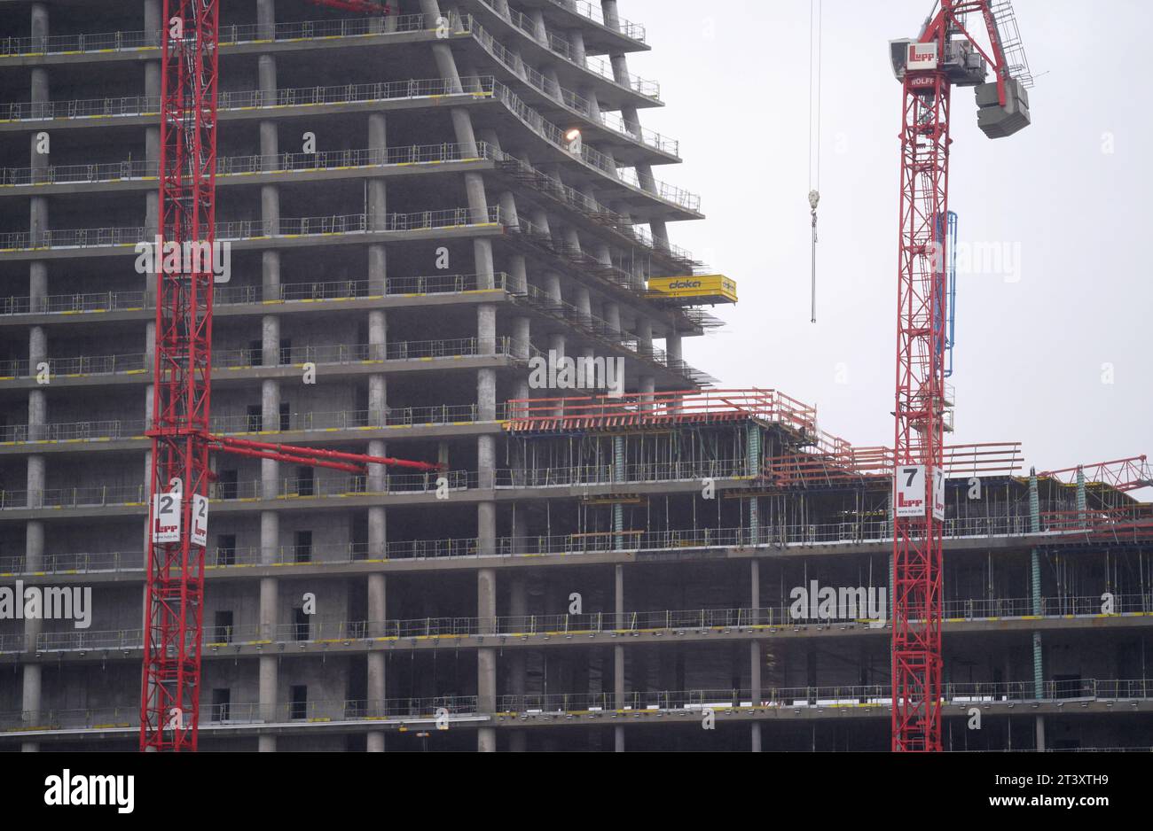 27 October 2023, Hamburg: View of the construction site of the Elbtower ...