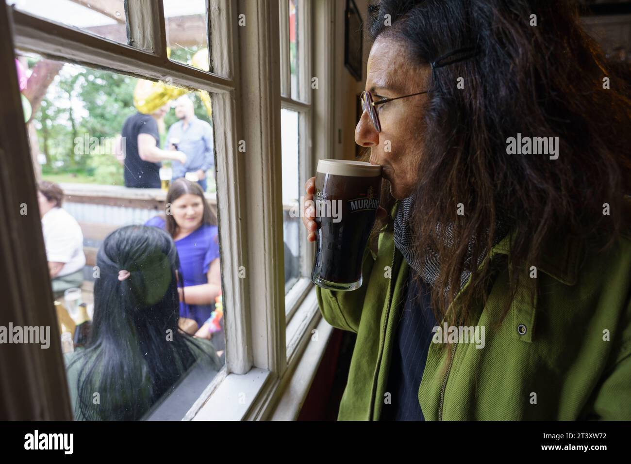 Bar ahakista hi-res stock photography and images - Alamy