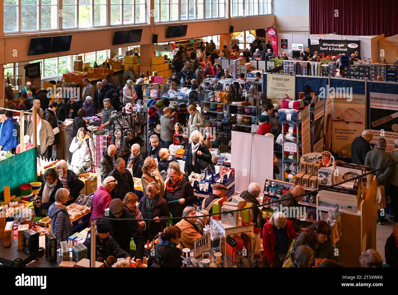 Fair grounds racing track hi-res stock photography and images - Alamy