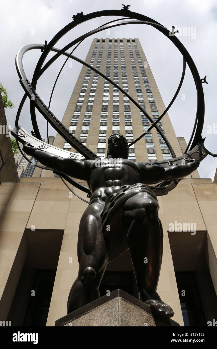 Manhattan, New York, United States. The Atlas sculpture in front of ...