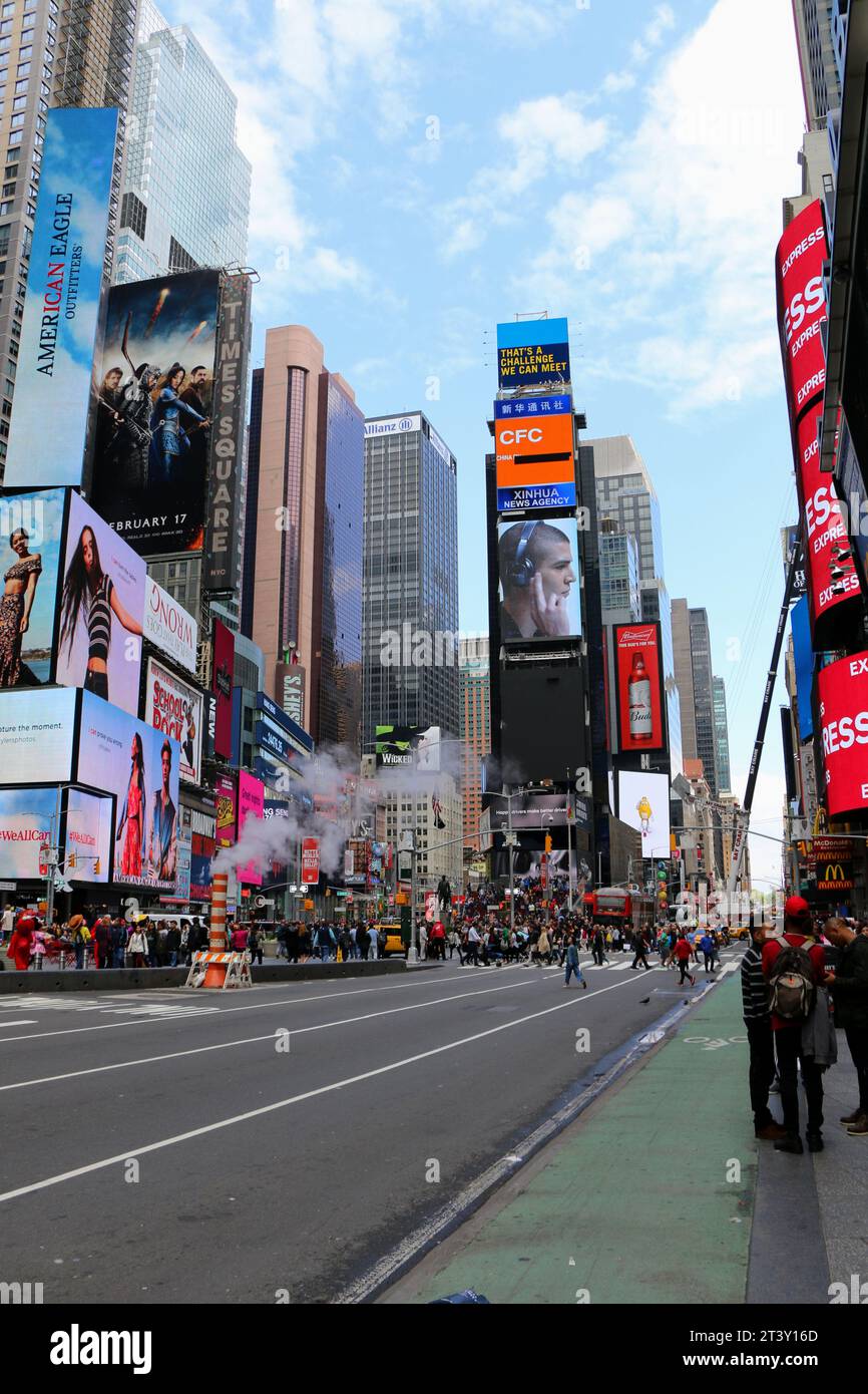 Time square sky view hi-res stock photography and images - Alamy