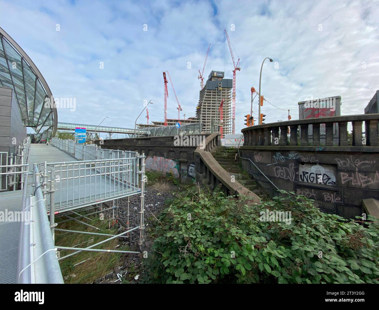 Elbtower, Neubauprojekt, Signa, nahe dem S-Bahnhof Elbbruecken ...