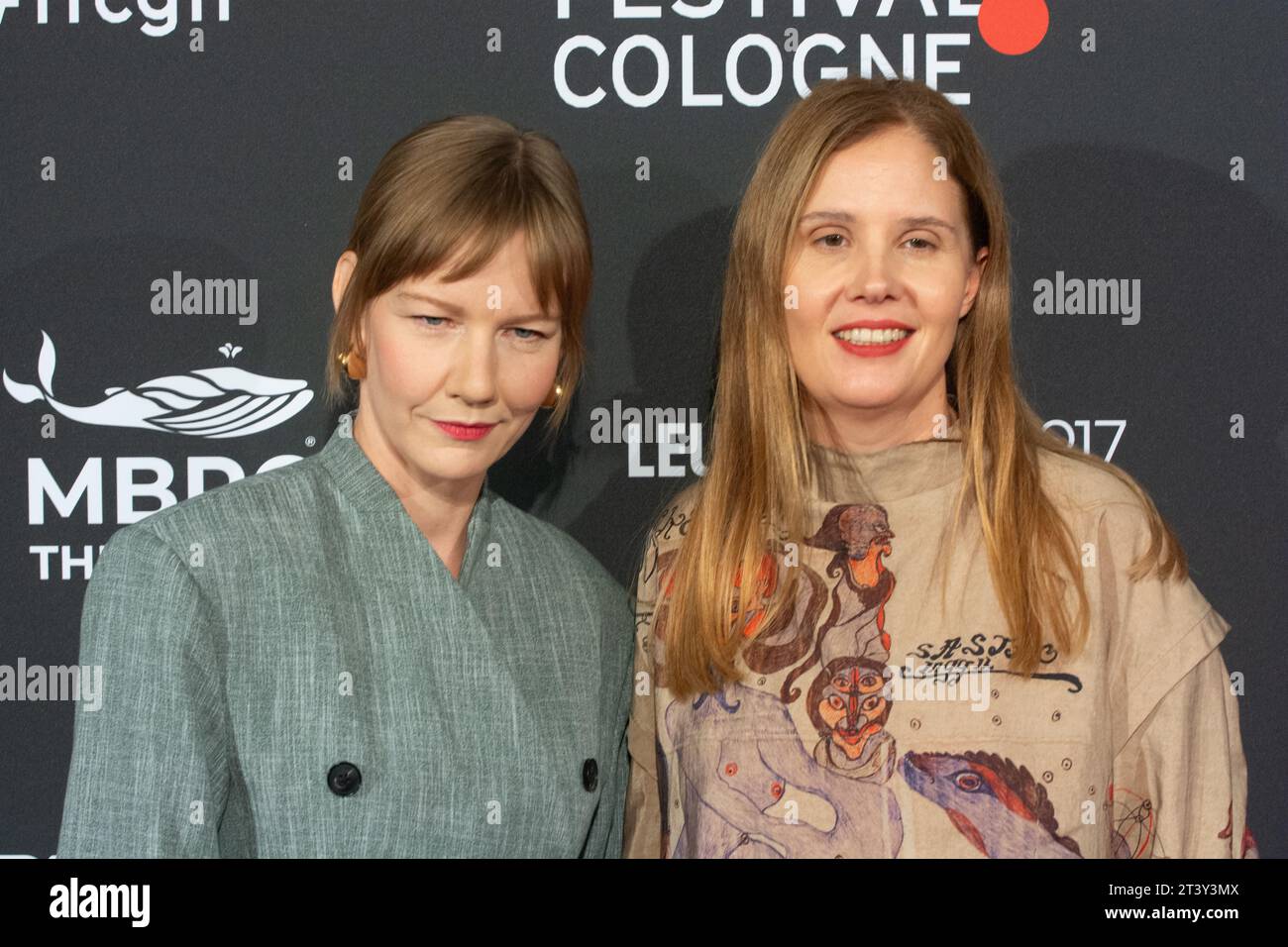 Sandra tang hi-res stock photography and images - Alamy