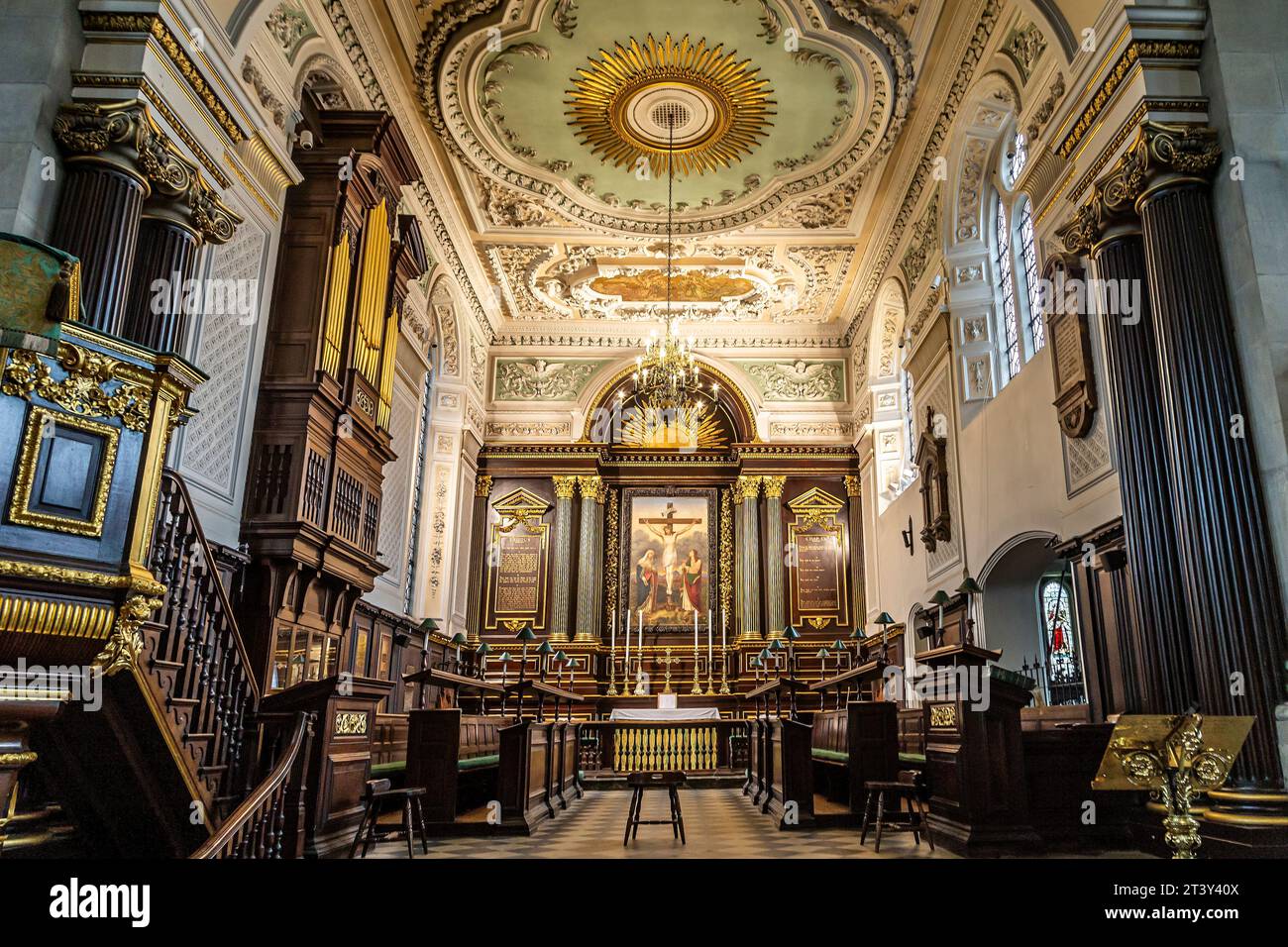 Interior of all saints church hi-res stock photography and images - Alamy