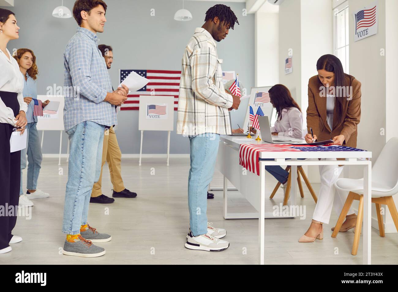 Female african american voter hi-res stock photography and images - Alamy