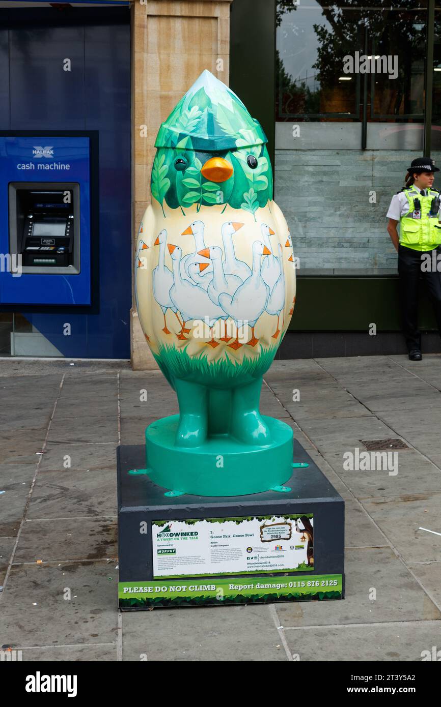 A robin statue in Nottingham Stock Photo - Alamy