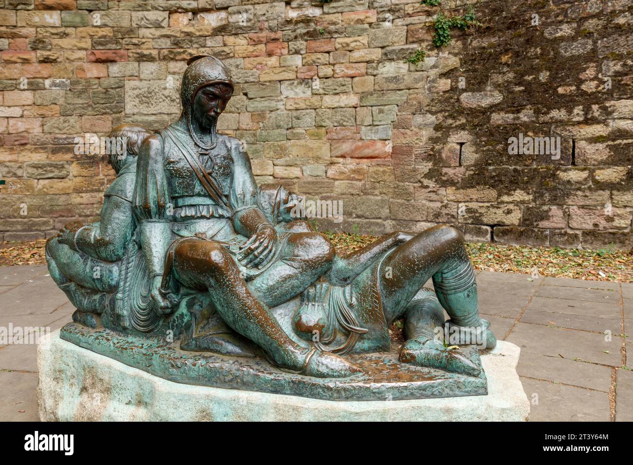 Robin Hood's merry men statue, Nottingham Stock Photo - Alamy