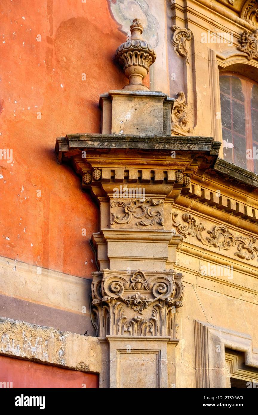 Episcopal palace architecture hi-res stock photography and images - Alamy