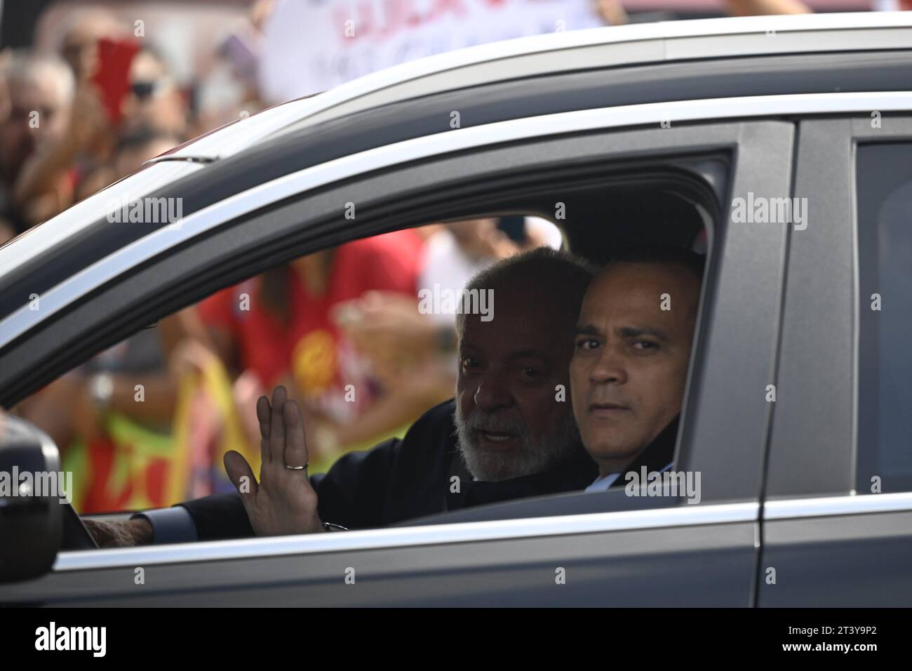 DF - BRASILIA - 10/27/2023 - BRASILIA, SUPPORTERS OF PRESIDENT LULA ...