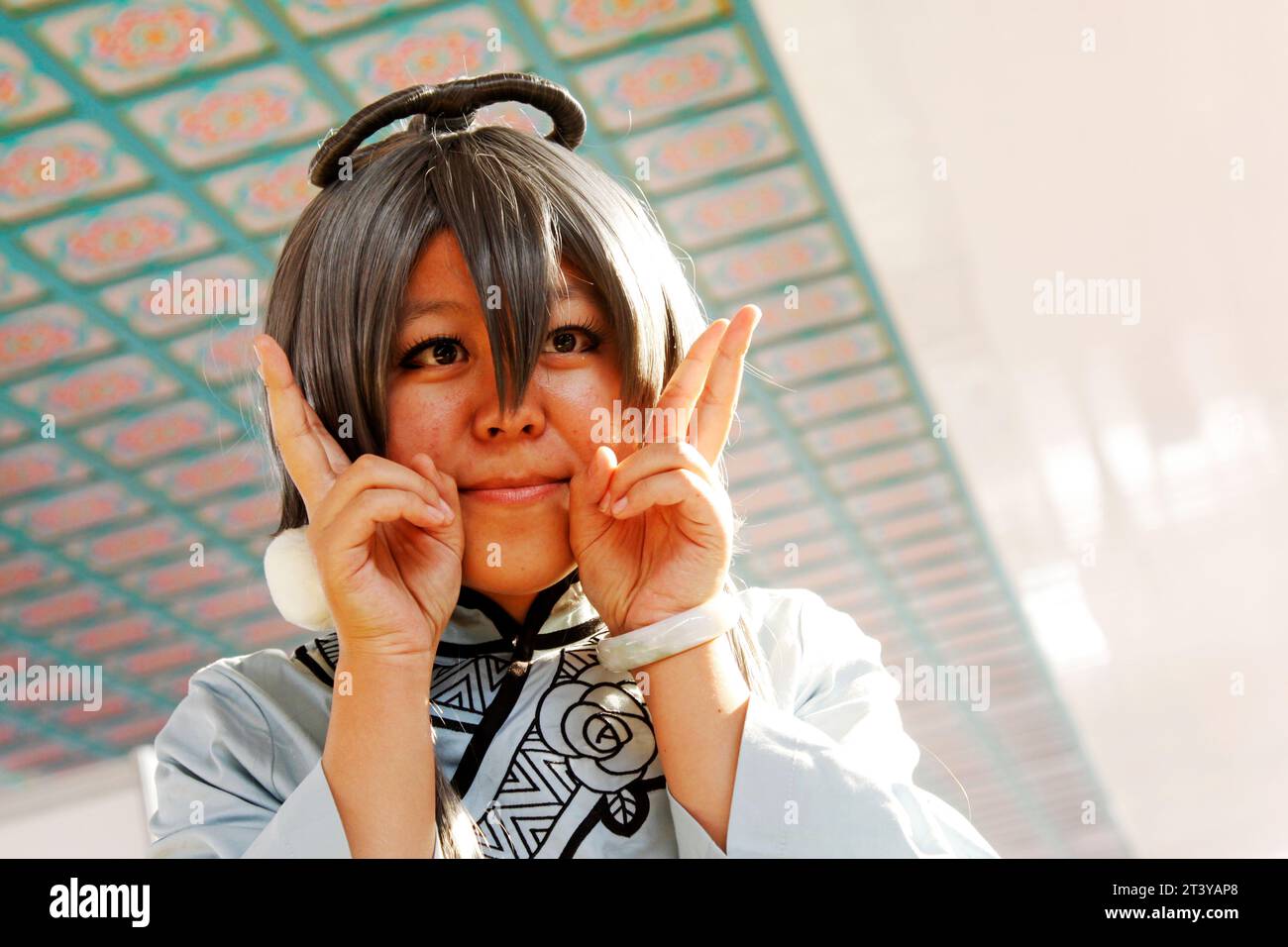 Womens posture hi-res stock photography and images - Alamy