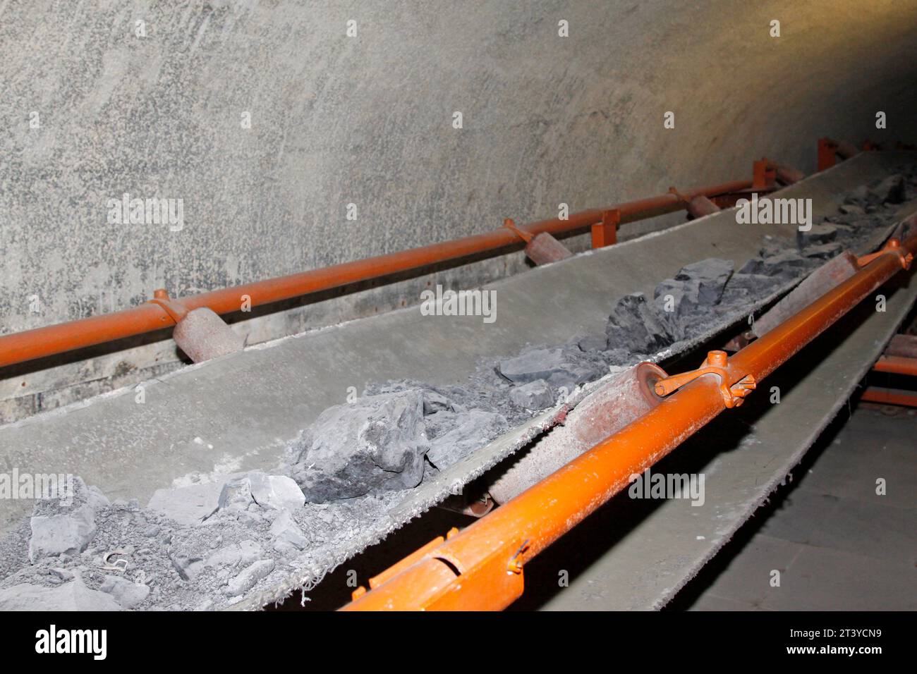 Coal conveyor belt hi-res stock photography and images - Alamy