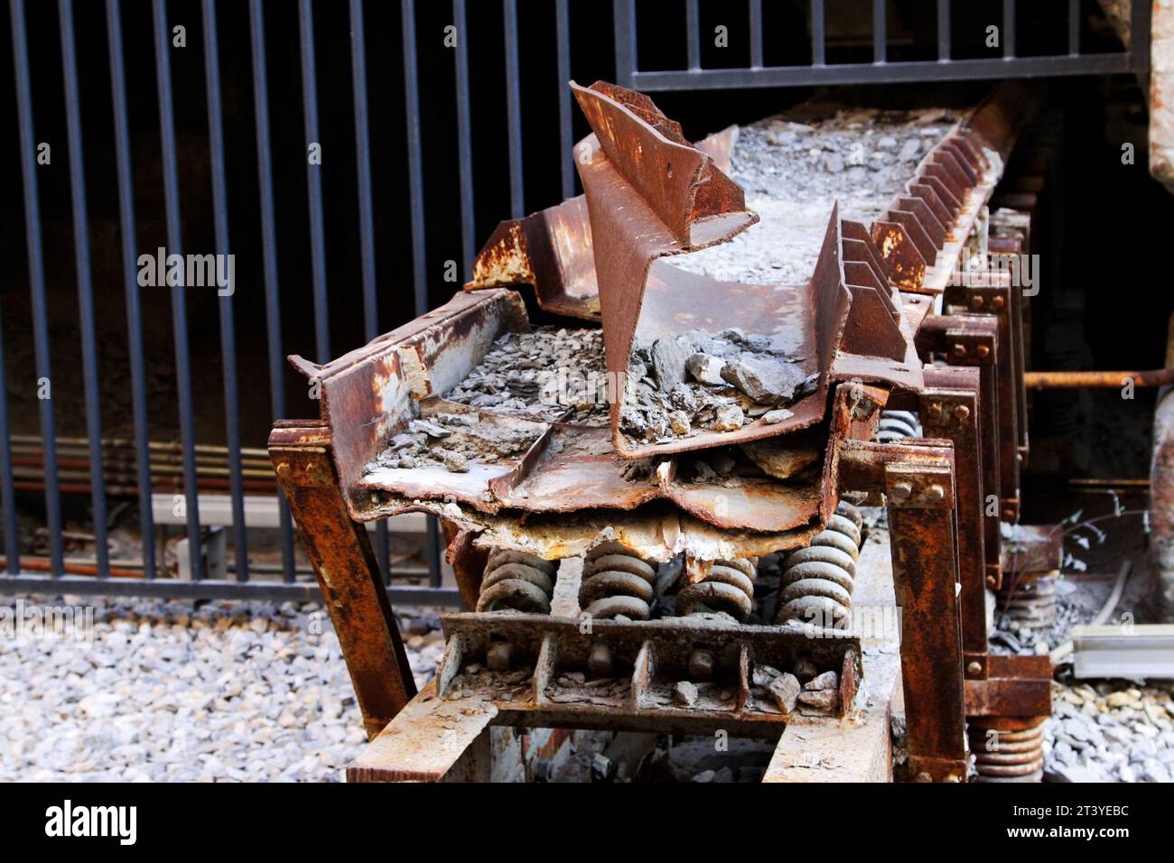 China waste metal hi-res stock photography and images - Alamy