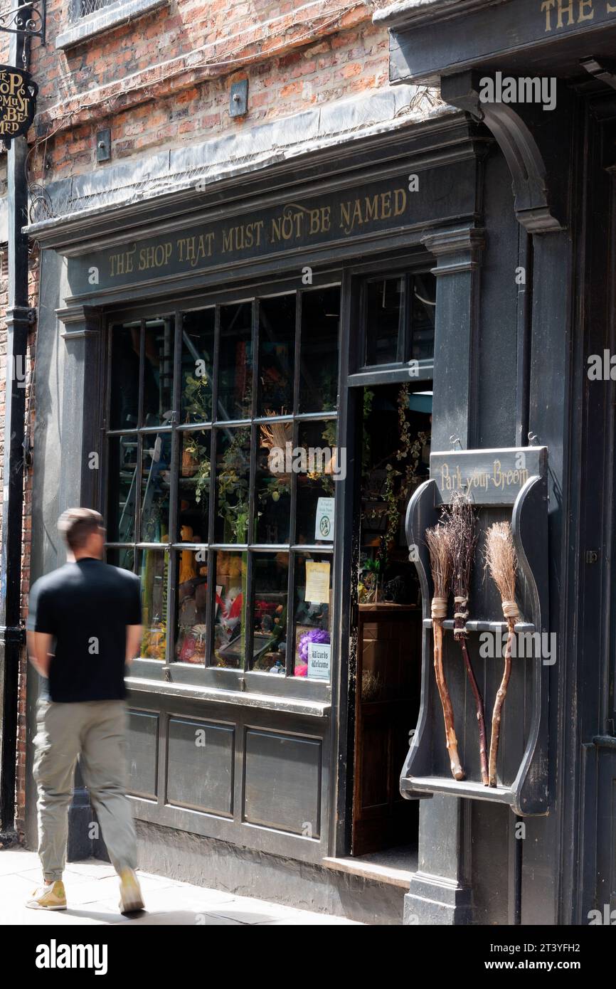 Gift shops in The Shambles York Yorkshire England Stock Photo - Alamy