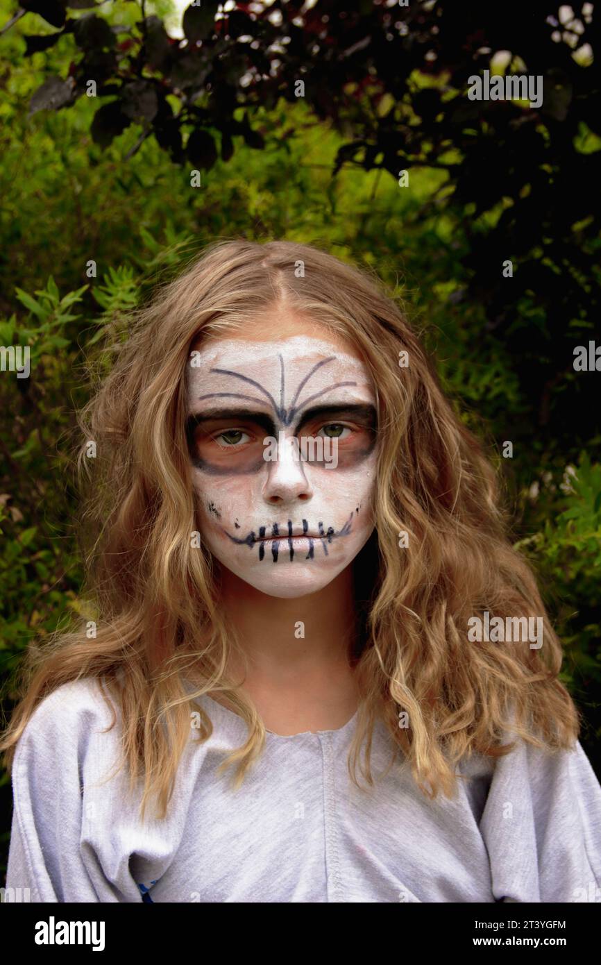 Girl Creepy Make Up Stock Photo - Alamy