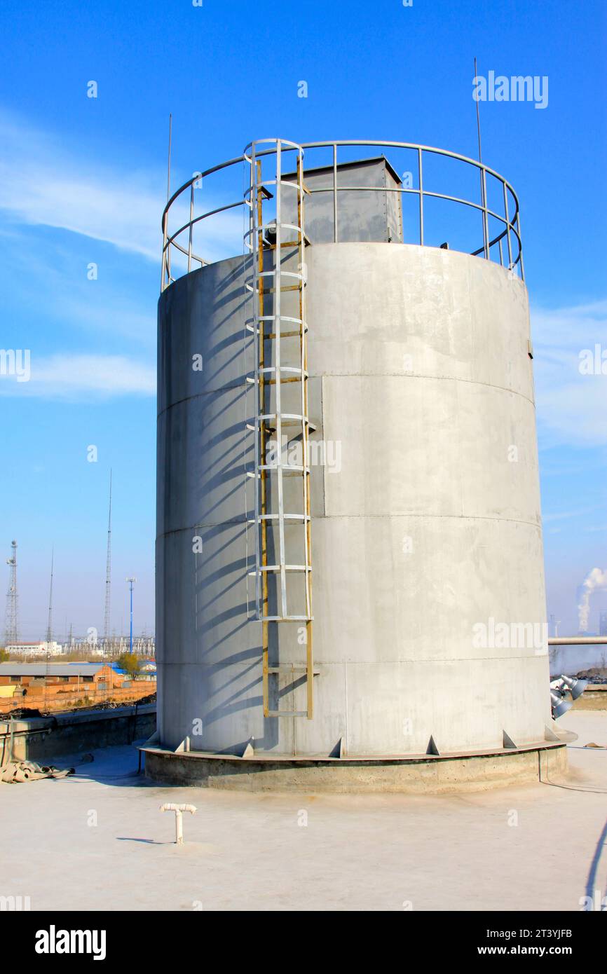 Factory ladders hi-res stock photography and images - Alamy